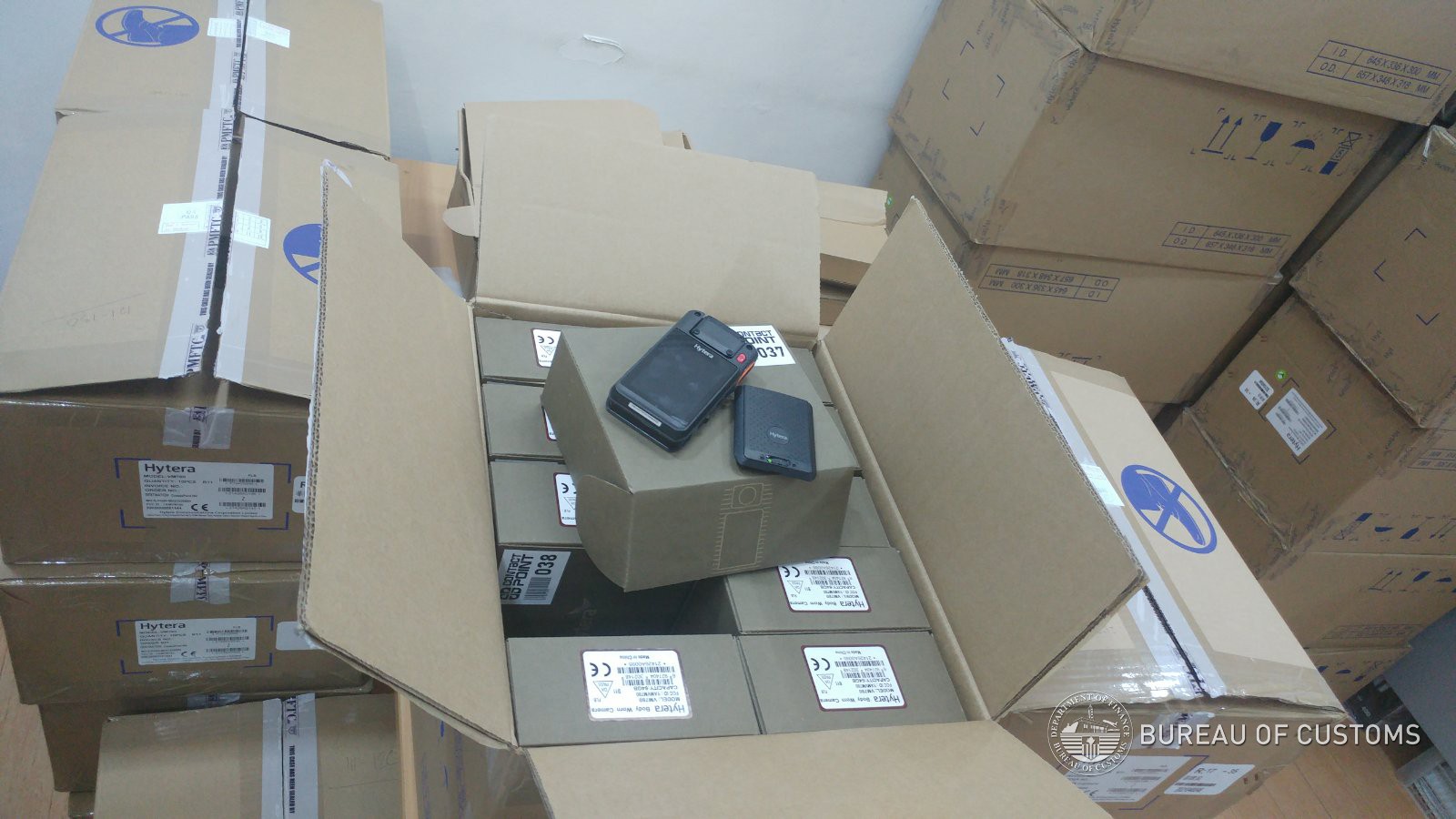 BOC, kumuha ng dagdag na mga “body-worn camera” – Frontpage PH